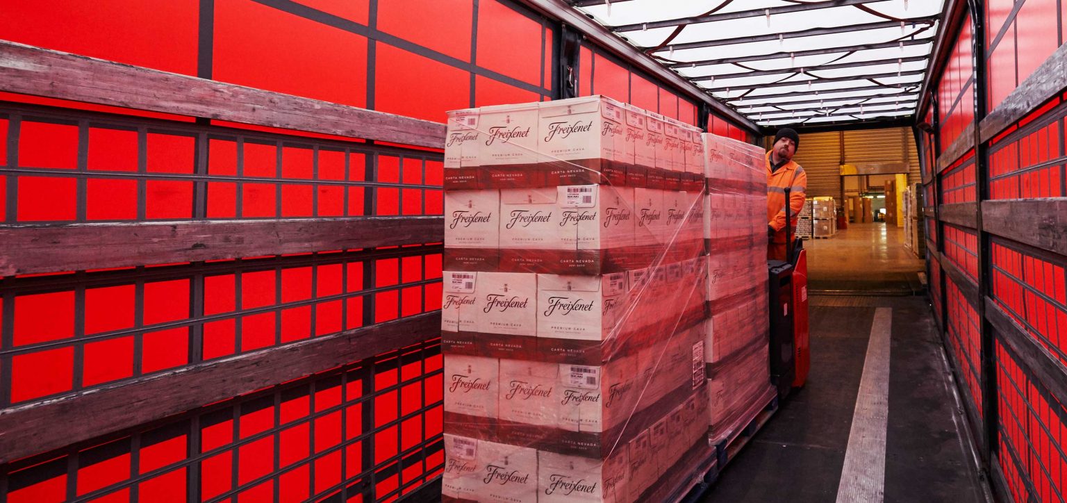 Road Transport vs Rail Transport | DHL Freight