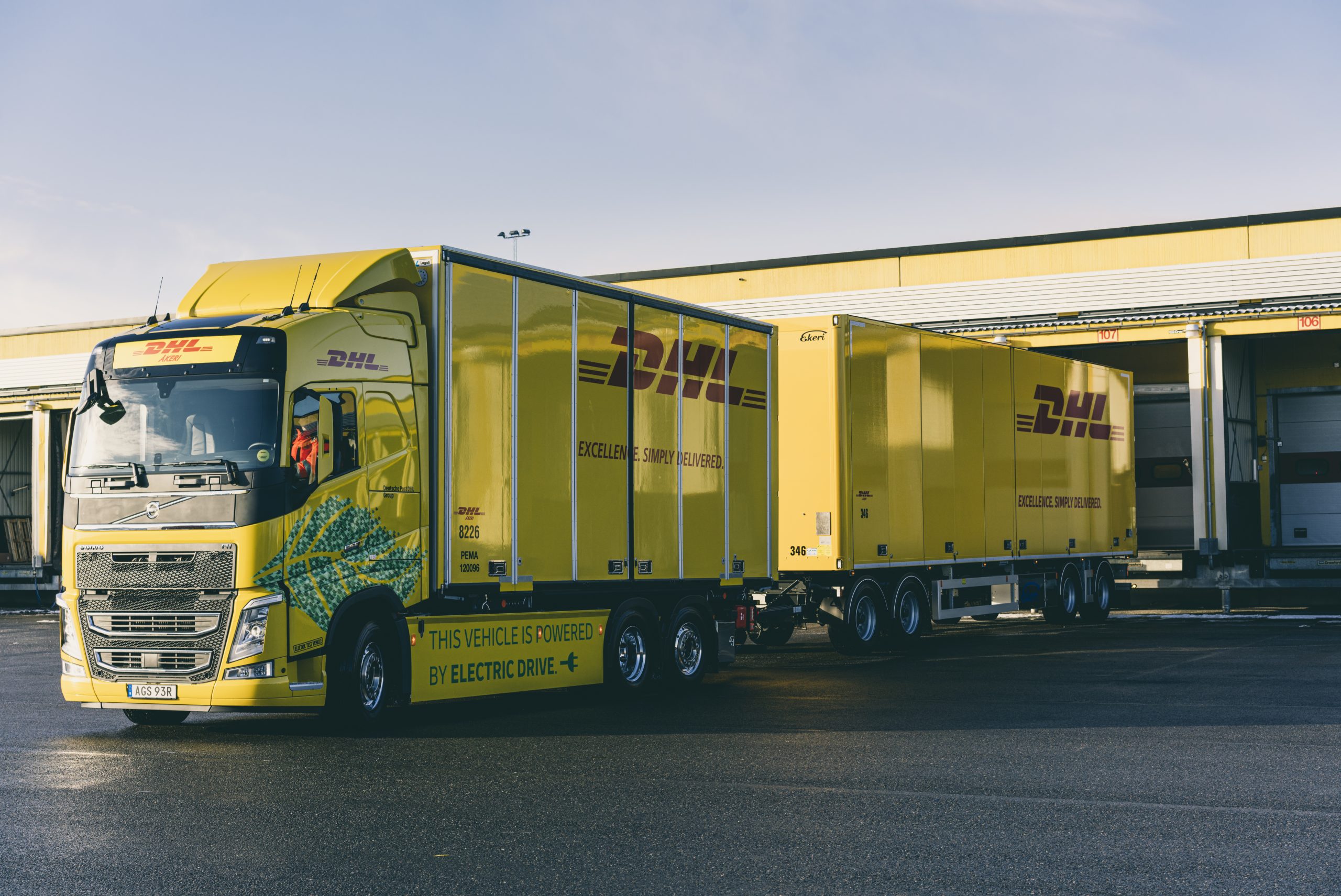 Zero emissions: DHL Freight and Volvo team up on electric trucks - DHL ...